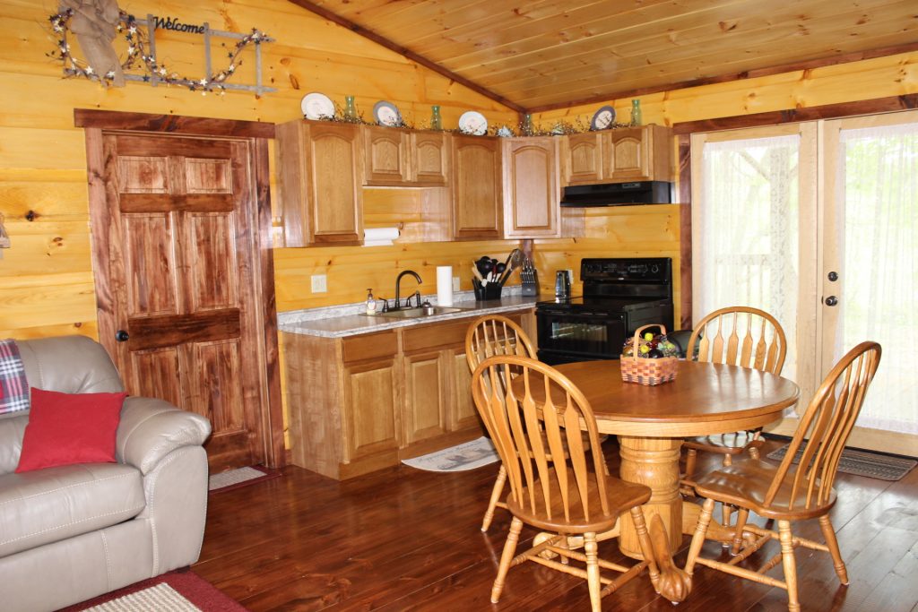 Creek Side Cabin – Peaceful Valley Lake and Cabins
